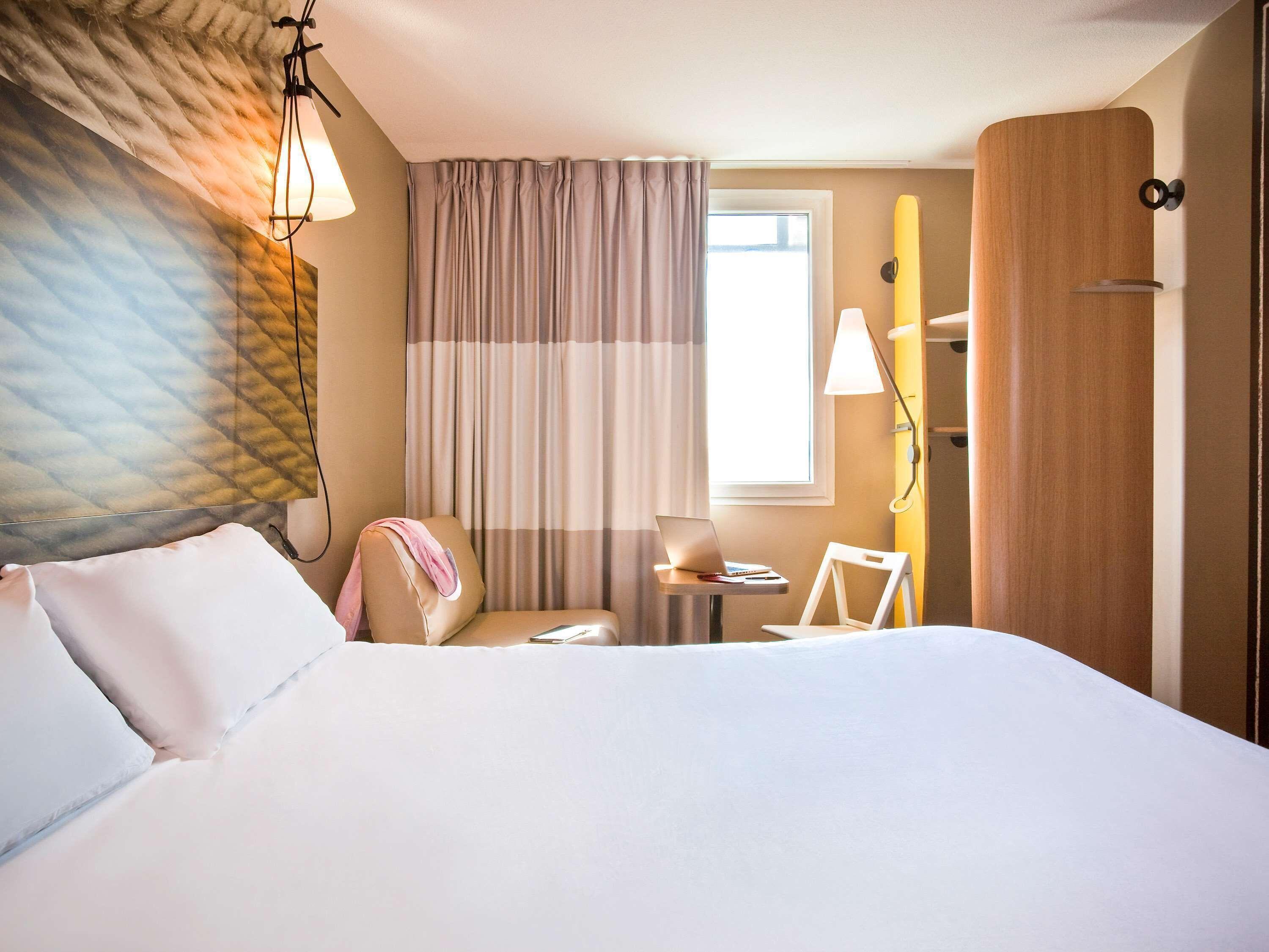 Hotel Ibis Paris Porte De Clichy Centre Clichy, France - book now, 2026 ...